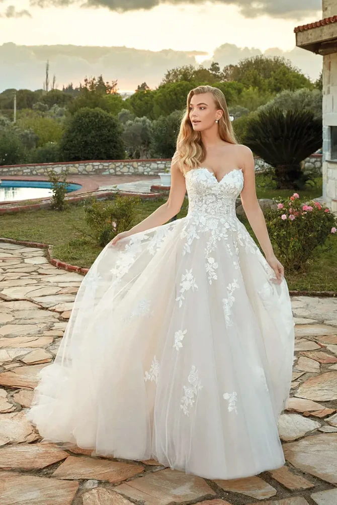 Eddy K | Hugo & Elliot Bridal - Fleur | Hugo & Elliot Bridal